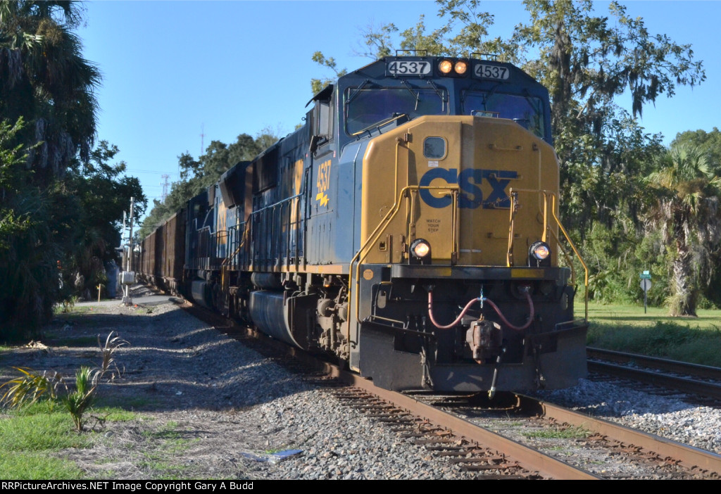 CSX SD70MAC 4537